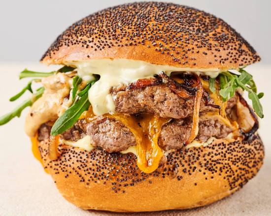 Restaurant Kapsalon | Freestyle food restaurant in Montreal