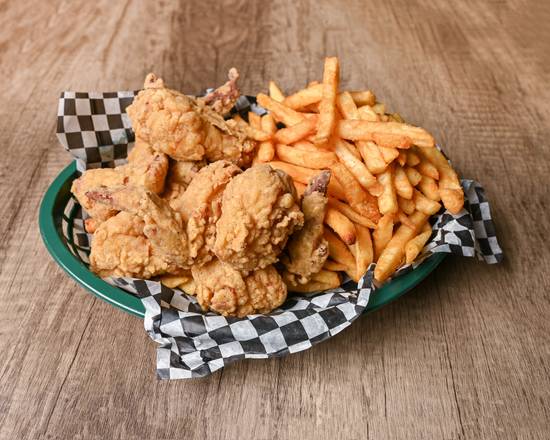 Poulet Fou et Frit | Crispy Fried Chicken in Ville-Émard